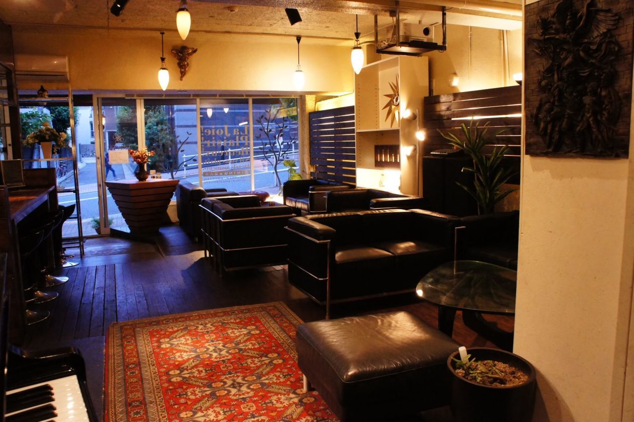 【新宿 四谷】各種パーティ、イベントに人気。キッチン付き、多目的スペース。グランドピアノもあります。 の写真