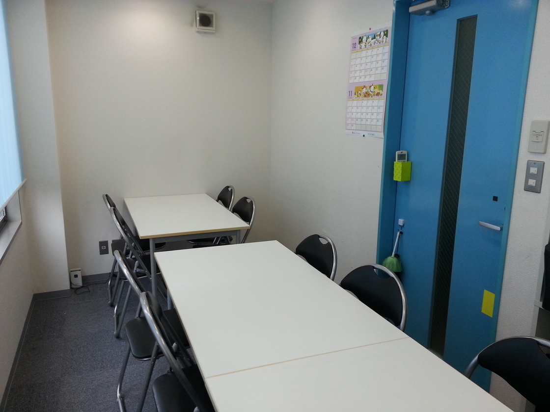池袋C2出口 徒歩約２分 小会議室(3F)　PC、wifi付き の写真